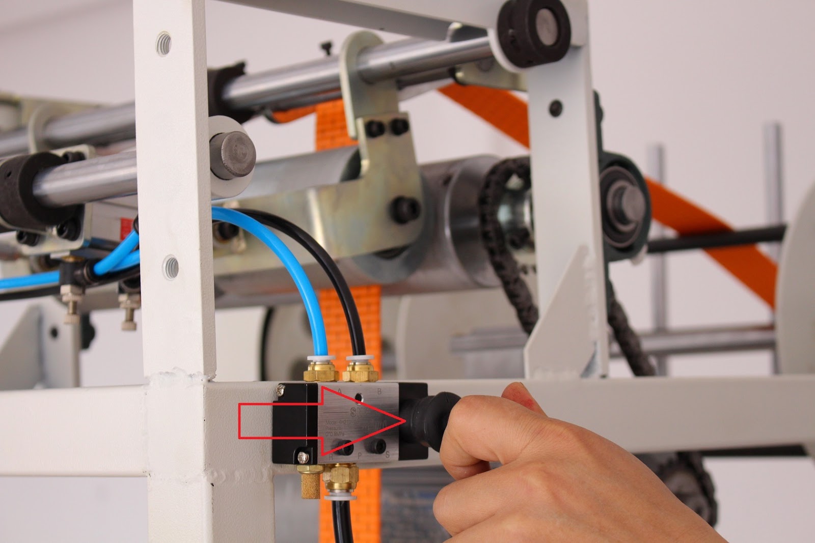 Heavy duty industrial sewing machines: How to operate S828AFautomatic ...