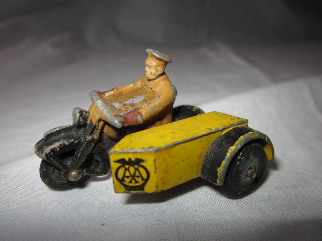 MOTORCYCLE 74: Vintage motorcycle toys