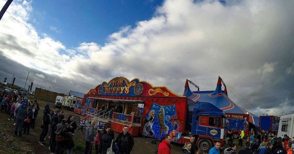Circus Mania: Big queues for Tom Duffy's Circus