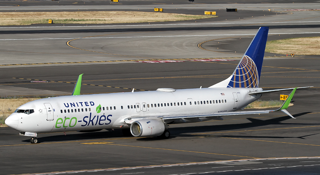 Aero Pacific Flightlines: United Airlines Boeing 737-924(ER) (32835/ ...
