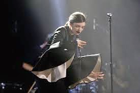 Vocal ranges, music video reviews and more!: Vocal profile of Lorde