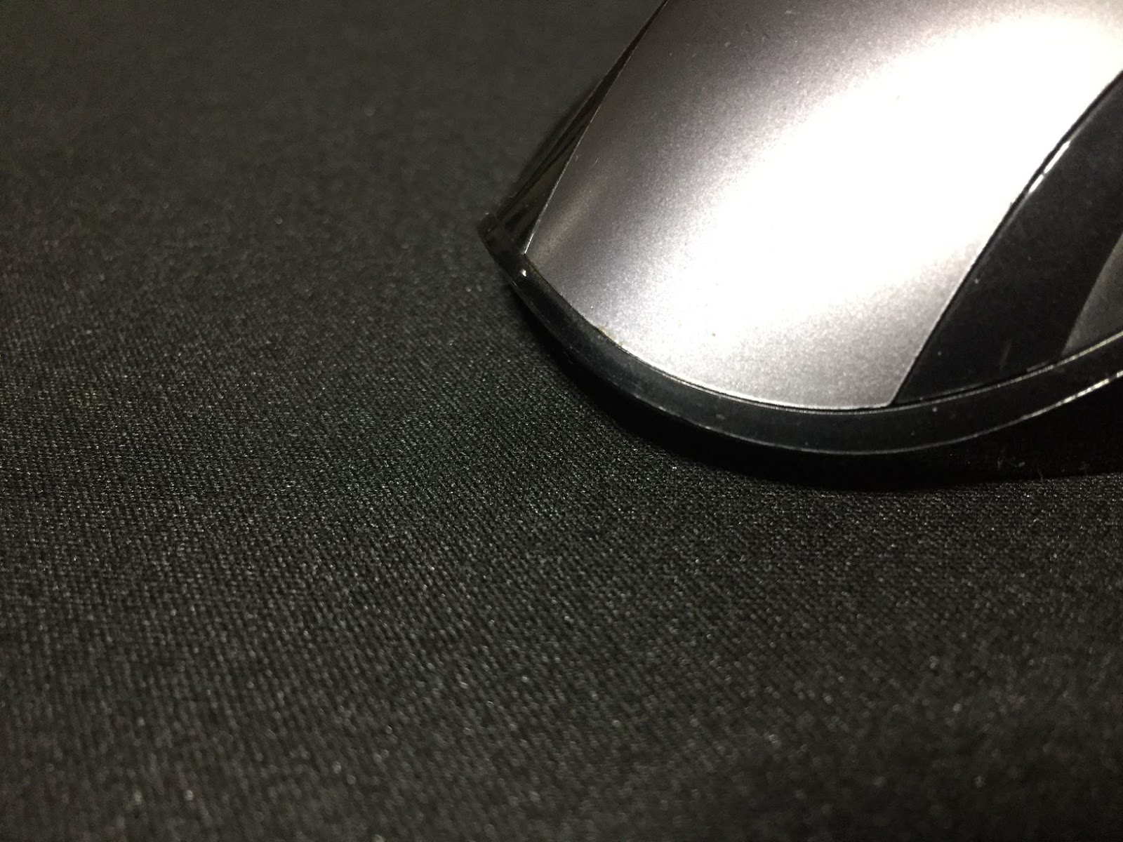 Chocolate Device2: Qpad UC V2 Pro Gaming Mouse pad