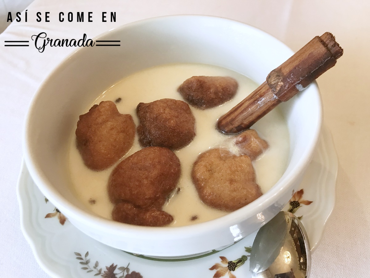 Así se come en Granada.: Panecicos en leche