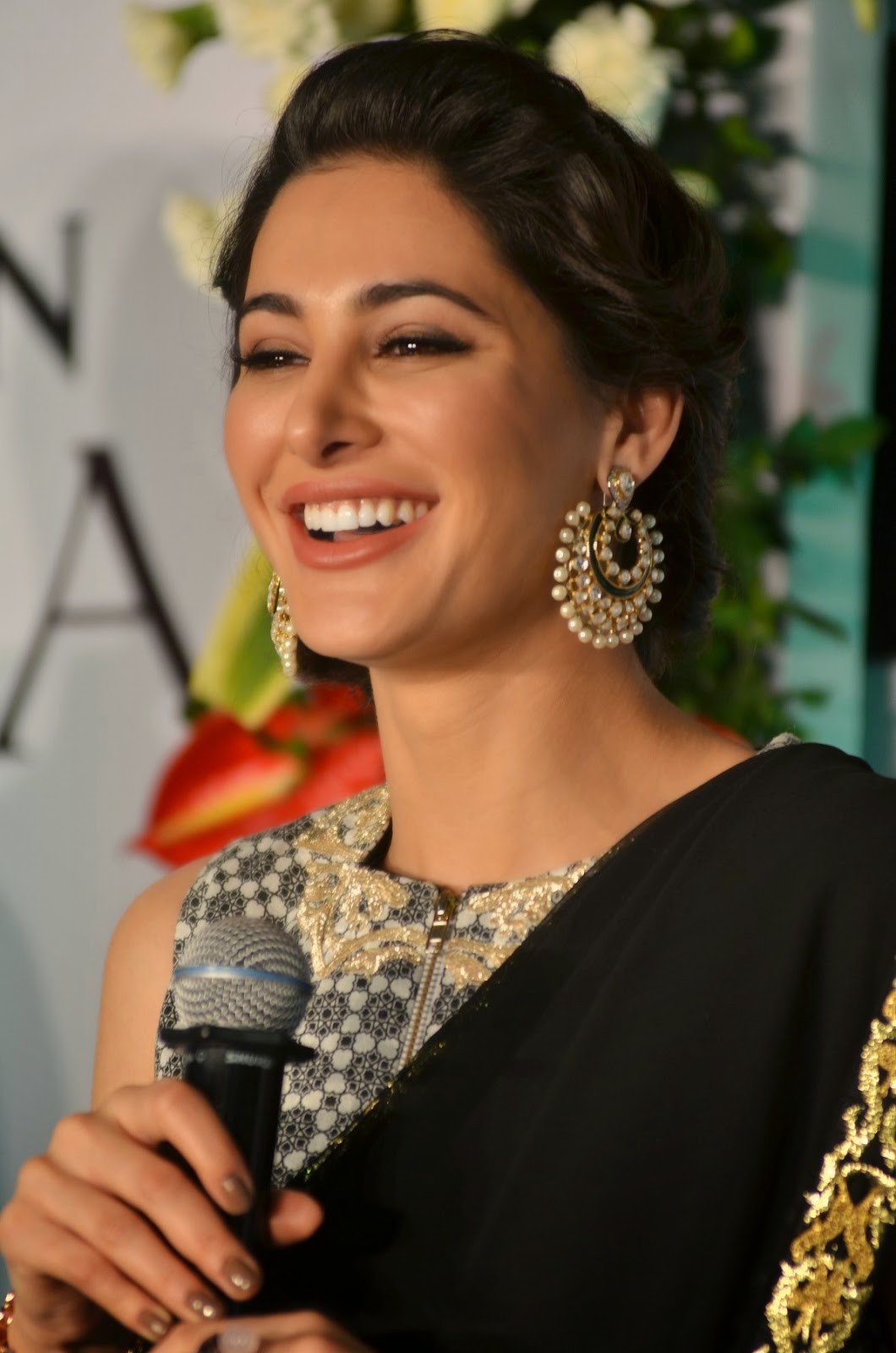 Nargis Fakhri Hot Navel HD Wallpaper in Transparent Saree | Salman Khan ...