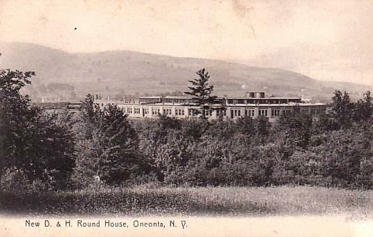 Vintage Railroad Pictures: "New" D&H Roundhouse at Oneonta