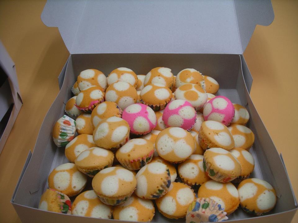 Cooking is Fun... Sekadar Hobi: Dot2 Pink Putih & Oren Putih