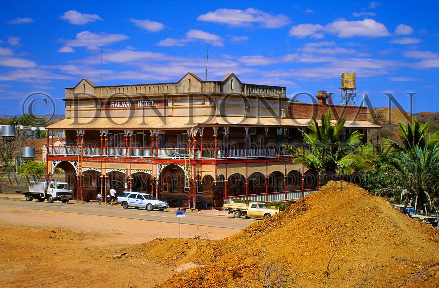 Don Donovan's World: Photoprint for Sale: Railway Hotel, Old Gold ...