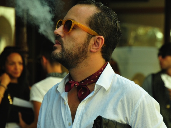 ROS.E.: Men smoking street style