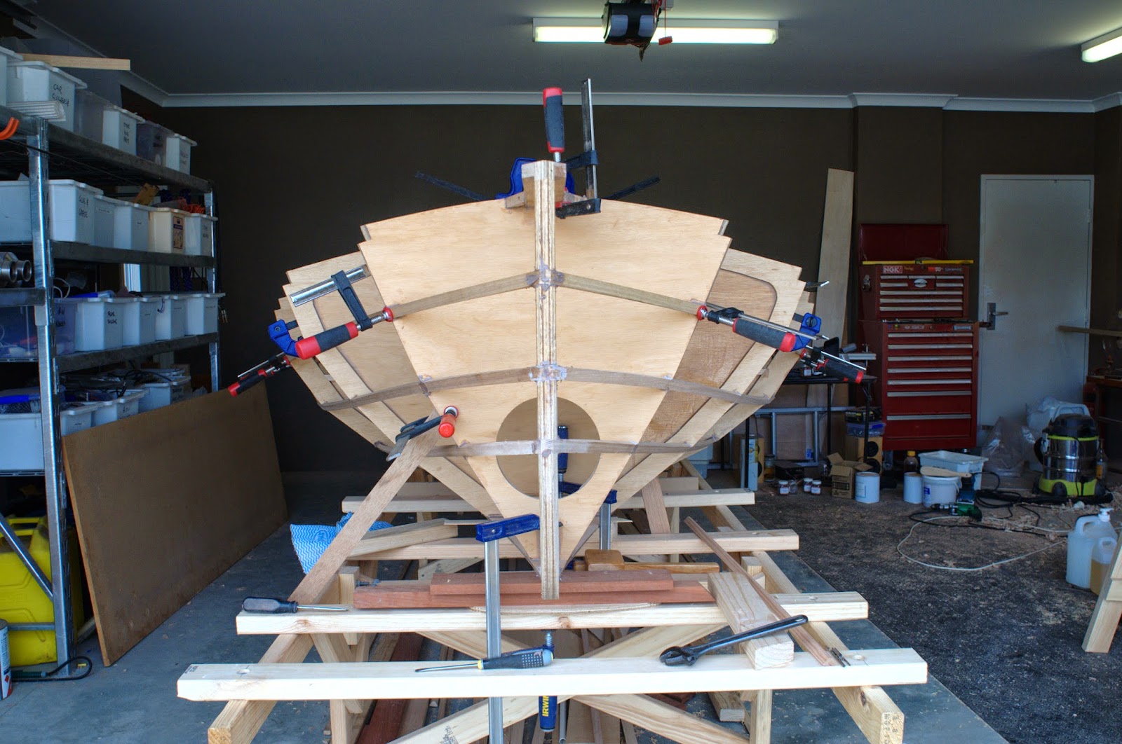 Suzy's Blog: Finished stringers, steaming and inner gunwale scarf failure