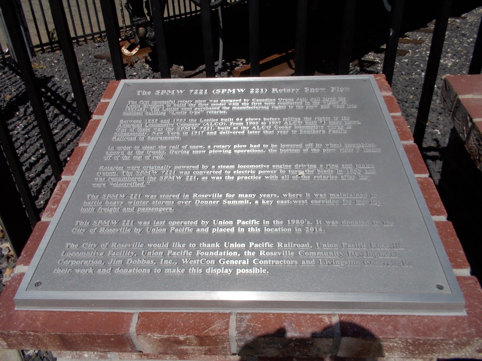 Travels & Wanderings: Southern Pacific Engine 2252 & Snowplow ...