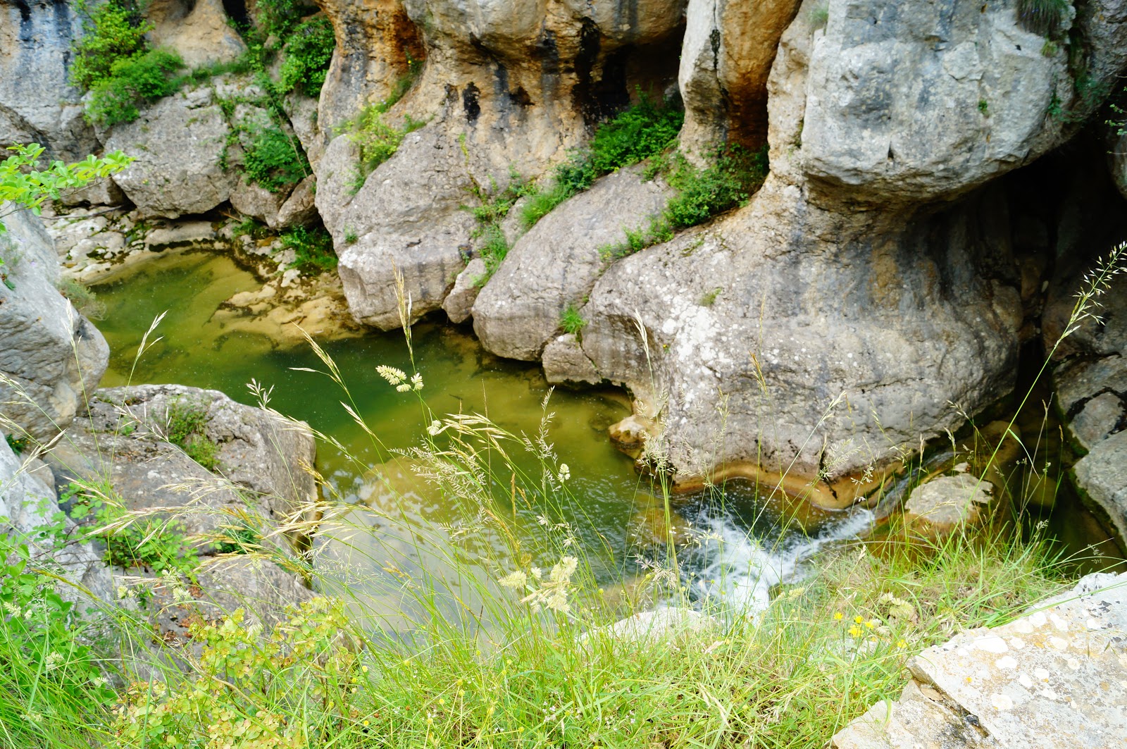 balades en Occitanie et Pays Catalan: Pont Romain - Bugarach