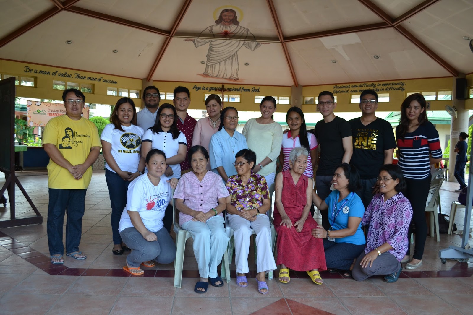 PRO-FRIENDS delivers happiness to Asilo de Molo
