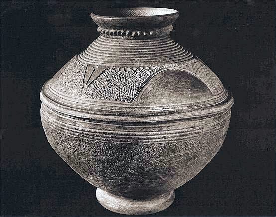 Farrell B. Howell Art: African Ceramic