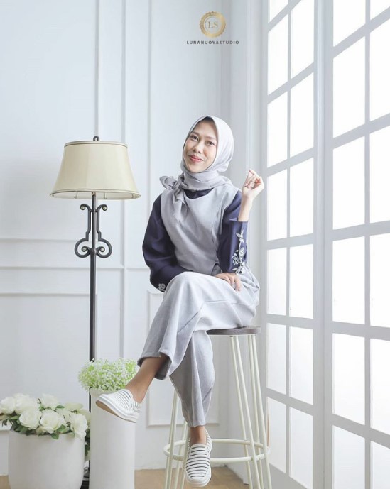 √ 27 Gaya Foto Studio Paling Kreatif yang Keren dan Kekinian Terbaru ...