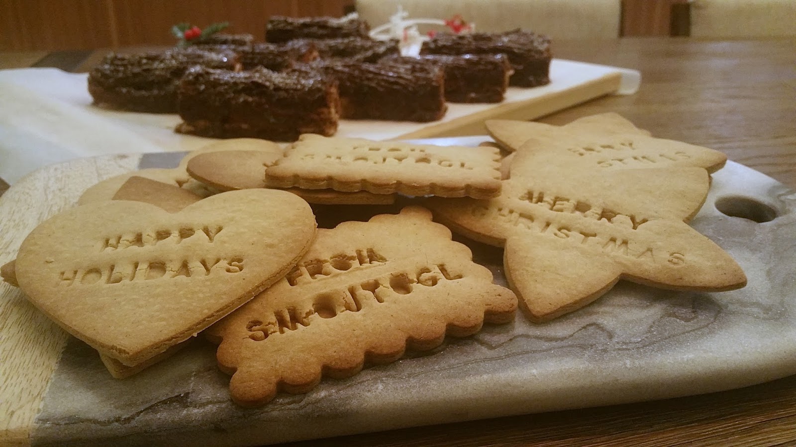 Mia Bakes: Mini Yule Logs & Gingerbread Cookies ~ MollyMia