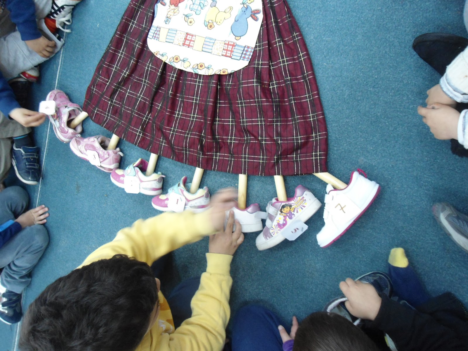 .~~kindergarten teacher ~~ΝΗΠΙΑΓΩΓΟΣ.....ΧΡΩΜΑΤΑ ΚΑΙ ΑΡΩΜΑΤΑ ...