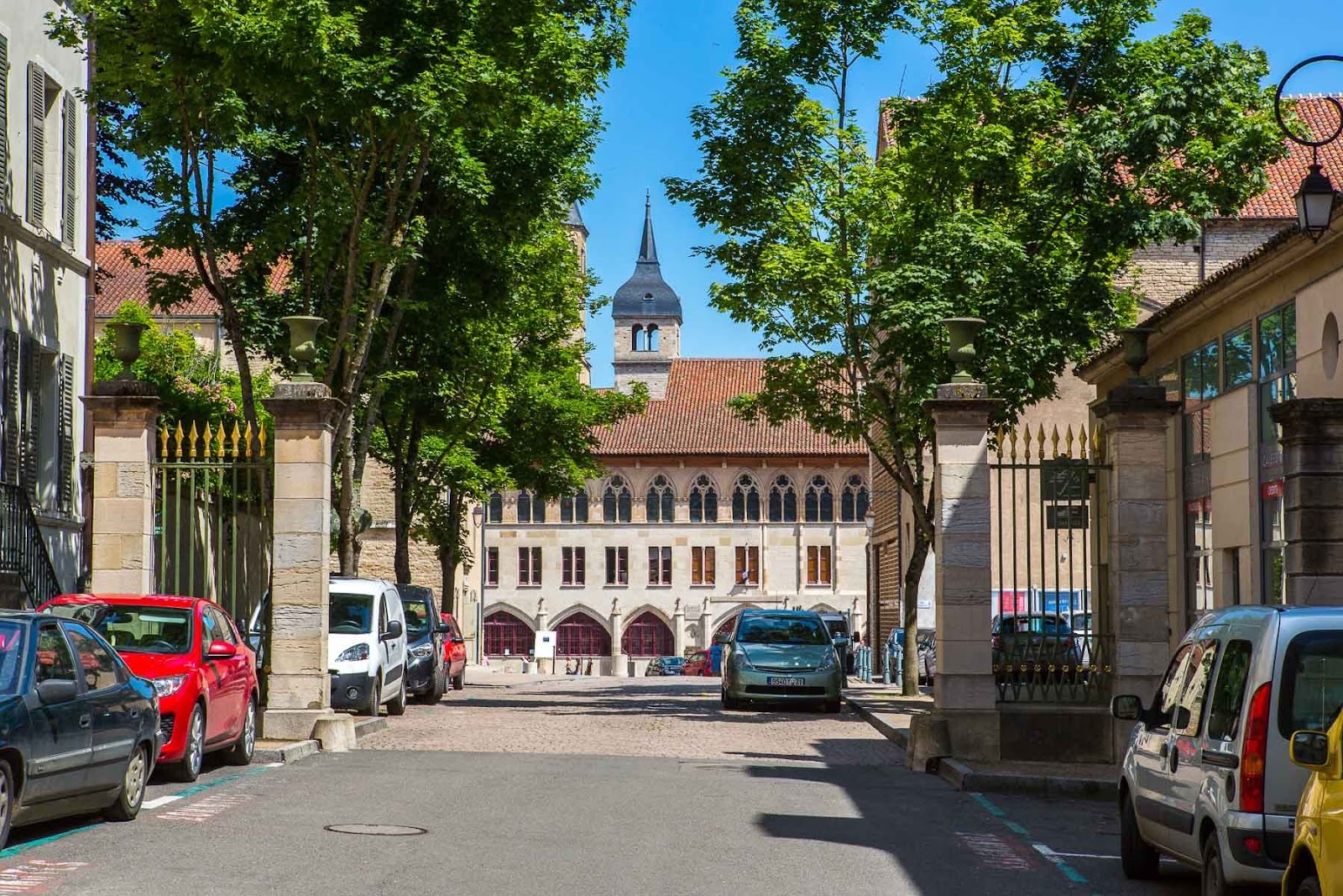 Découvrir la France en photos: 76 - CLUNY. (Saône et Loire-71)
