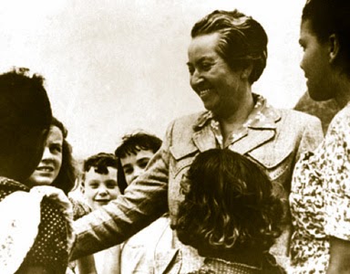 Pasión por los versos: Clubpoetas: Gabriela Mistral: "Dame la mano"
