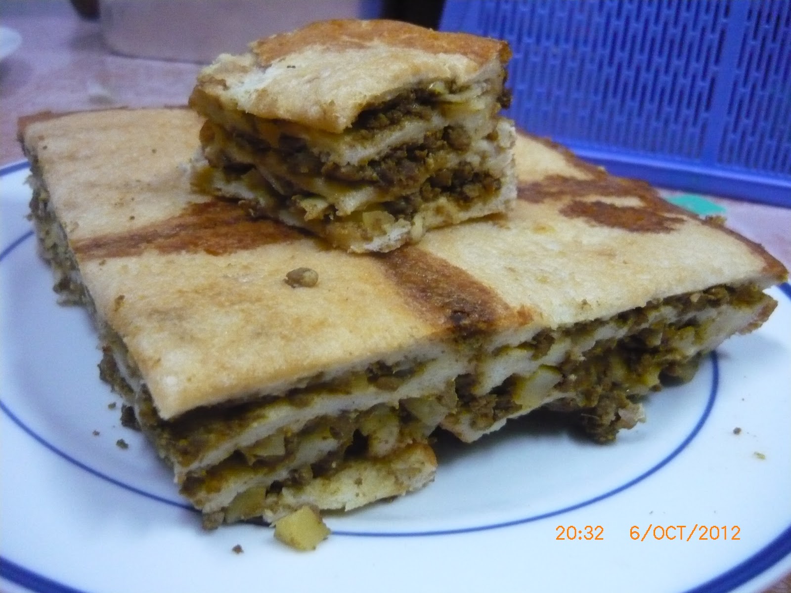 "Sentuhan RasaKasihMama": Roti lapis Daging..wallah sedappppp...seyyy