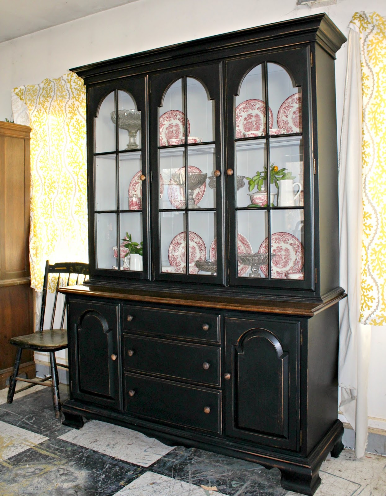 Heir and Space: A Solid Maple Hutch in Black and Gray