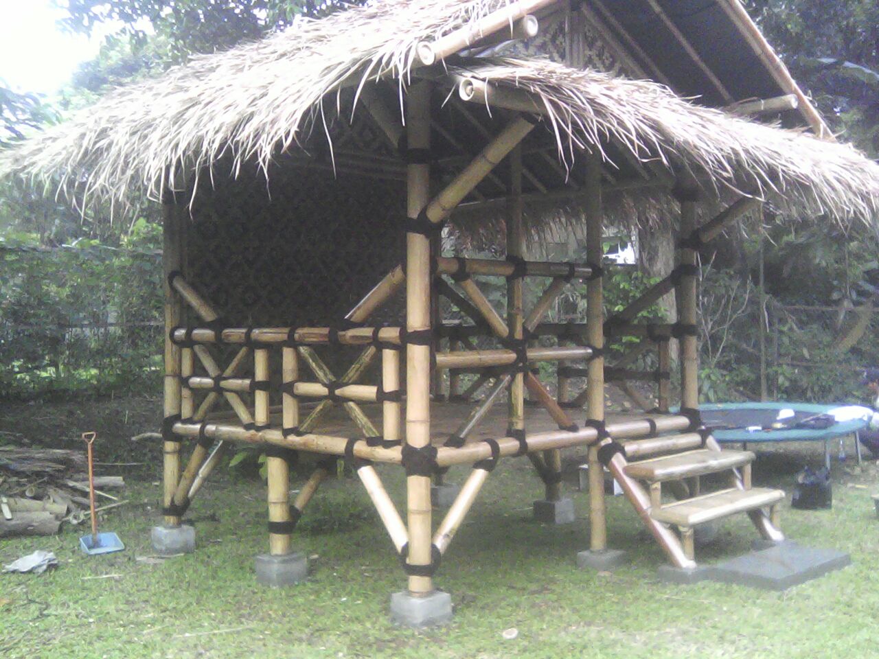 Jual Saung bambu atap ilalang | SAUNG BAMBU & GAJEBO BAMBU & BILIK ...