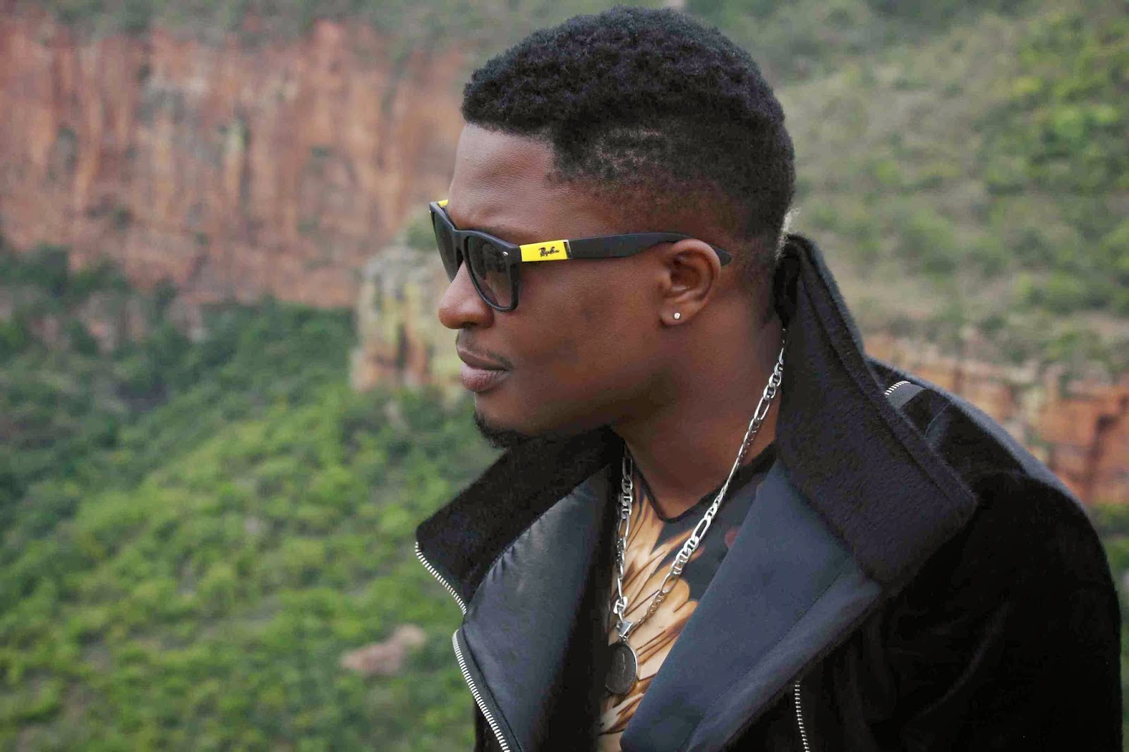 Artist of the WEEK... Ajuju - Chante Halleluyah feat. Ola Omega