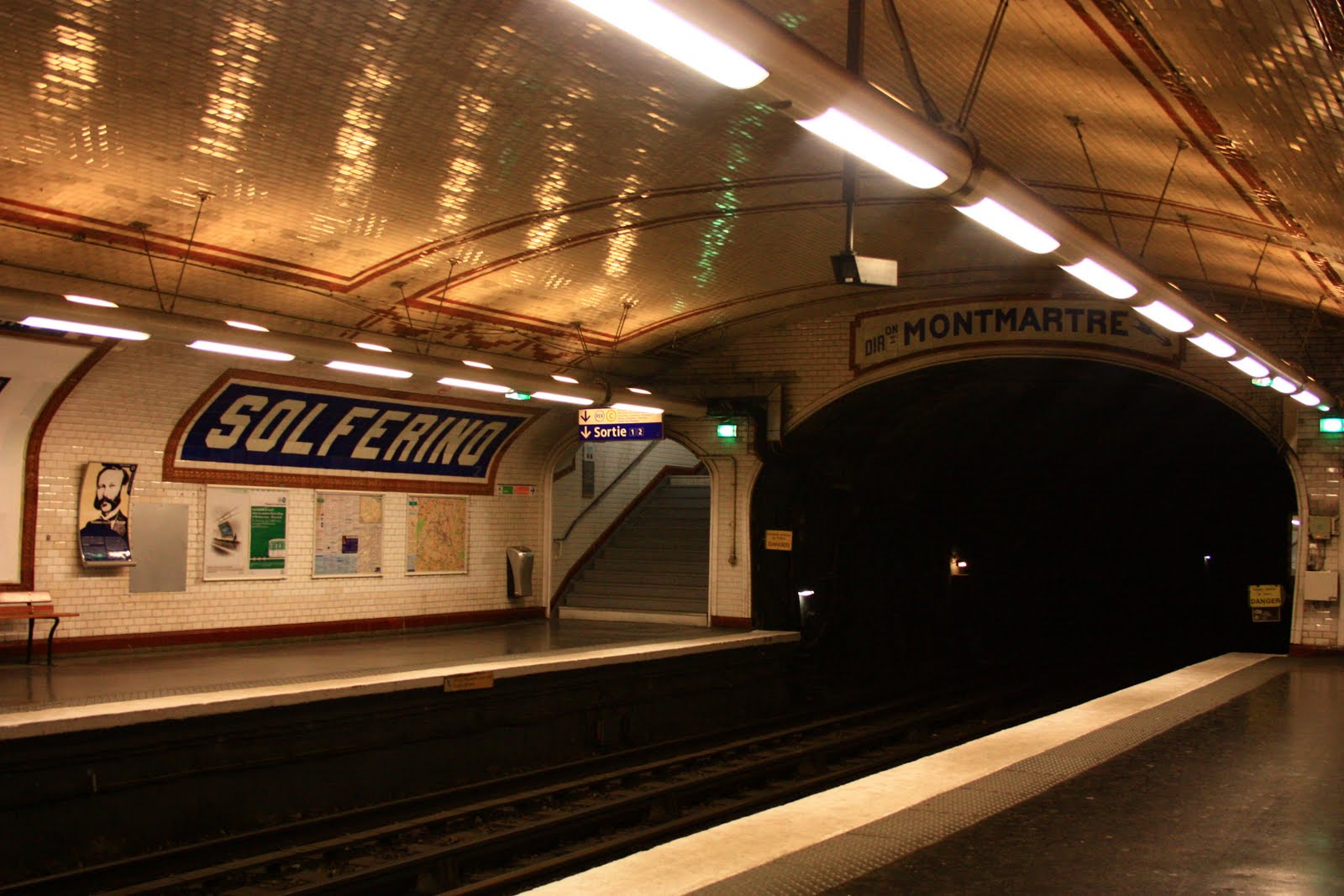 à pied dans les rues de Paris
