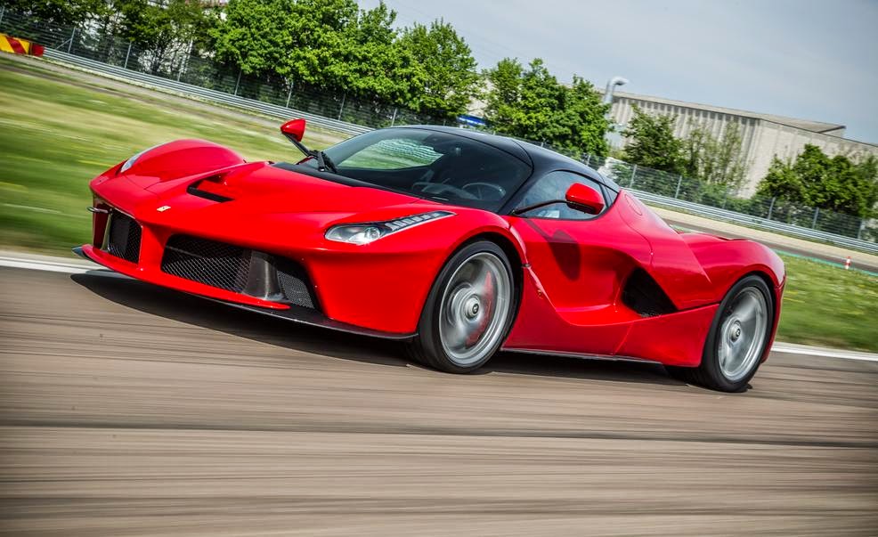 SUPERCARS: Ferrari LaFerrari Supercars Review