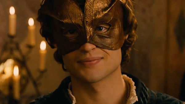 'Romeo and Juliet': Hayley Steinfeld and Douglas Booth in new trailer