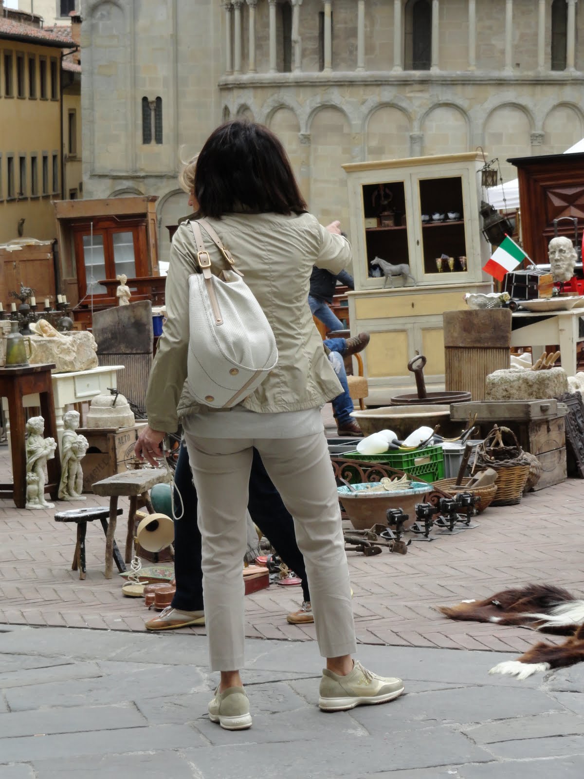 What To Wear To The Market In Arezzo - Corinna B's World