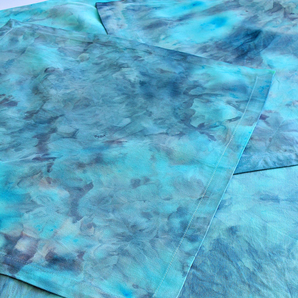 How to Ice Dye | Easy DIY Ice Dyed Napkins | Dans le Lakehouse