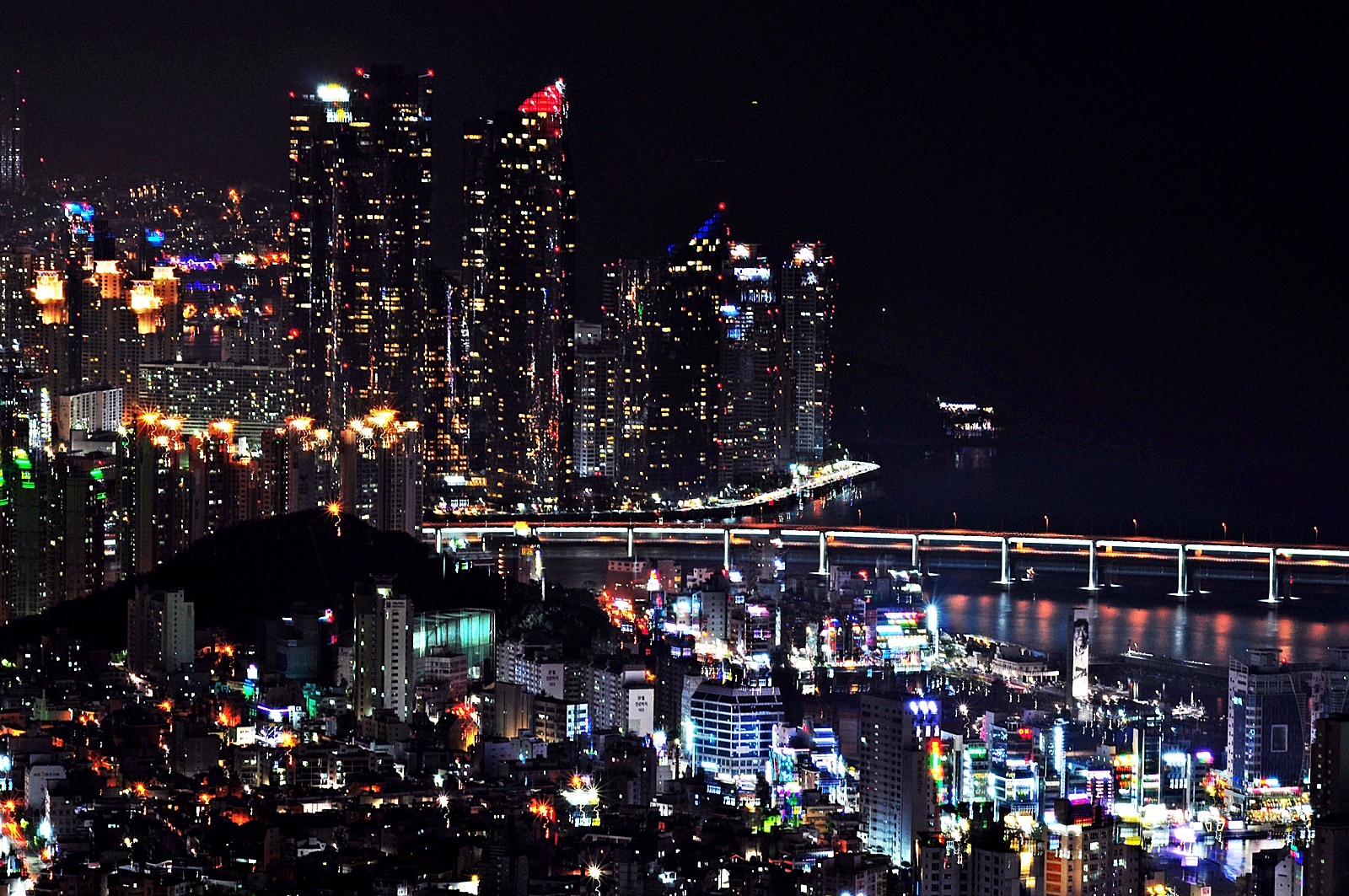 Busan night market traveling story: Gwangan Bridge(official name) or ...