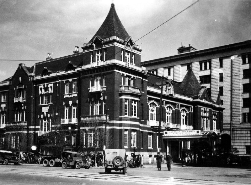 The Early Postwar Occupation of Japan: 50 Amazing Photos That Capture ...