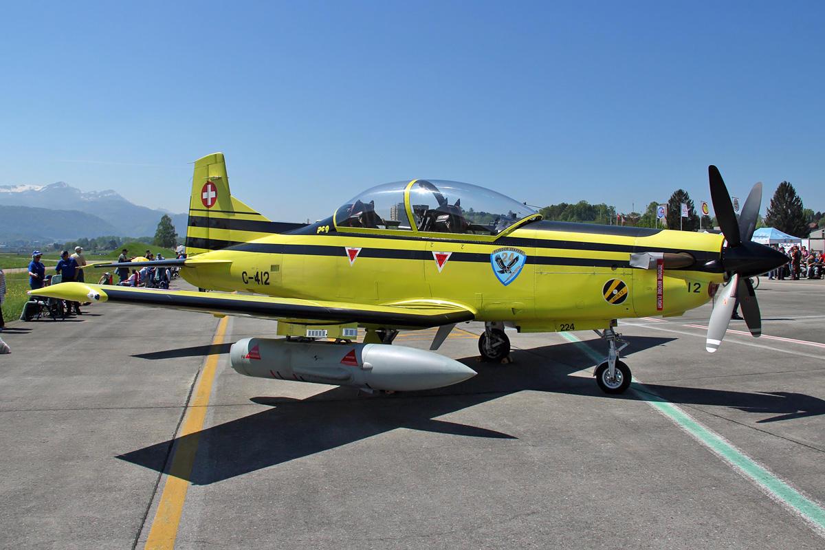 Eastwings: Pilatus PC-9 * Swiss Air Force * C-412