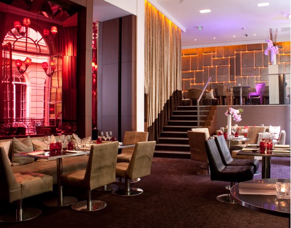 Nightlife : Le bar-lounge du Pershing Hall - 49, rue Pierre Charron ...