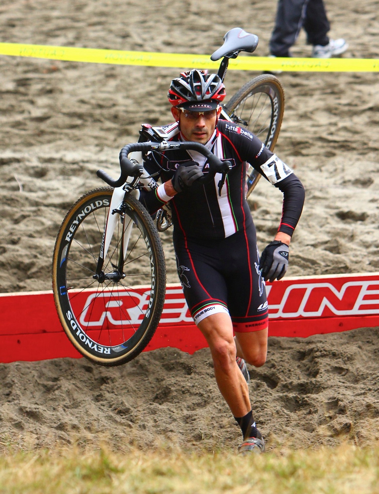 Garage Racing: Mud, sweat, and beers