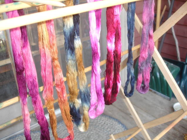 Frugal Measures: Dying Tatting Thread