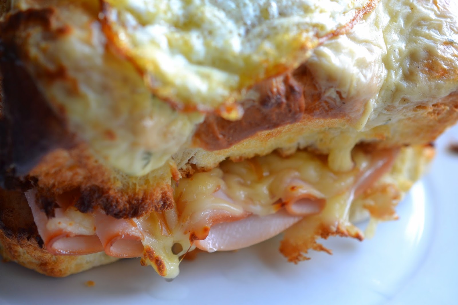 Greedy Girl : Croque-Madame...No runny eggs here.. Sue me!