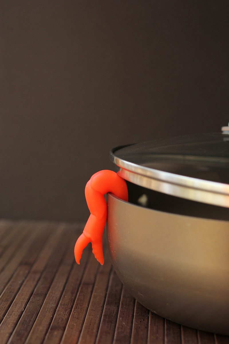 Cookistry's Kitchen Gadget and Food Reviews: Lid Lifters