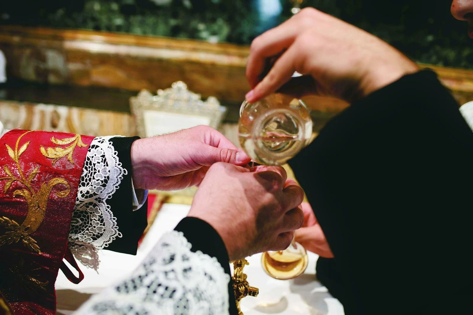 New Liturgical Movement: Imbuing the Ordinary Form with Extraordinary ...