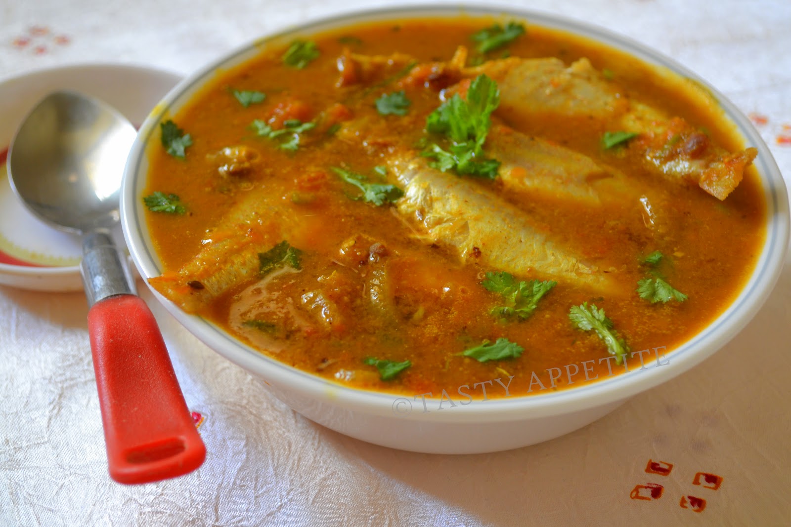 Meen Kuzhambu / Hot & Spicy Fish Curry