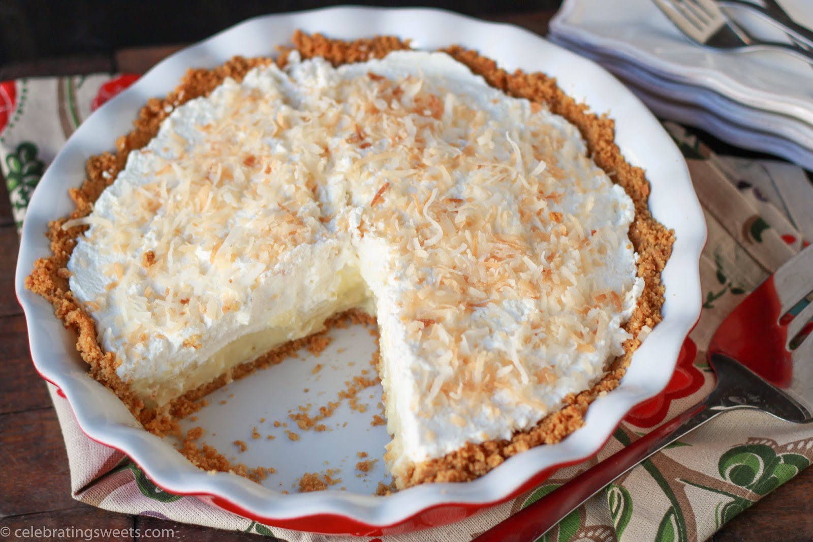COCONUT CREAM PIE RECIPE: Banana and Coconut Cream Pie with Graham ...