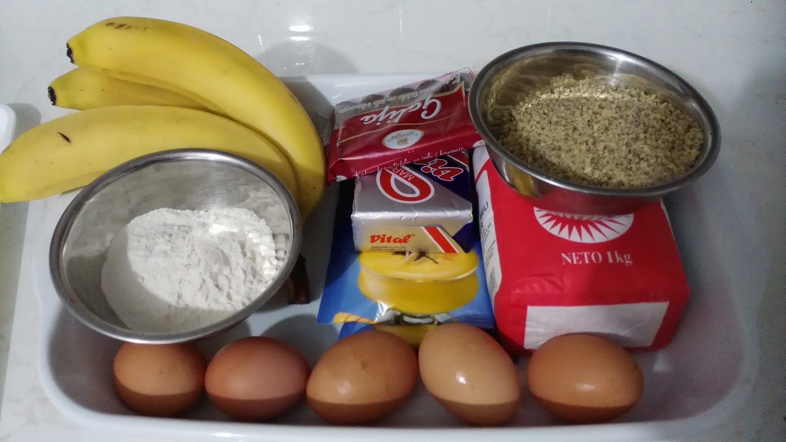 Rolat sa bananama - Bakina kuhinja