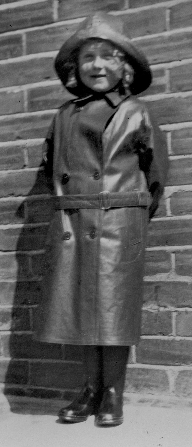 Vintage Children Raincoats – 33 Lovely Old Snapshots Show What Kids ...