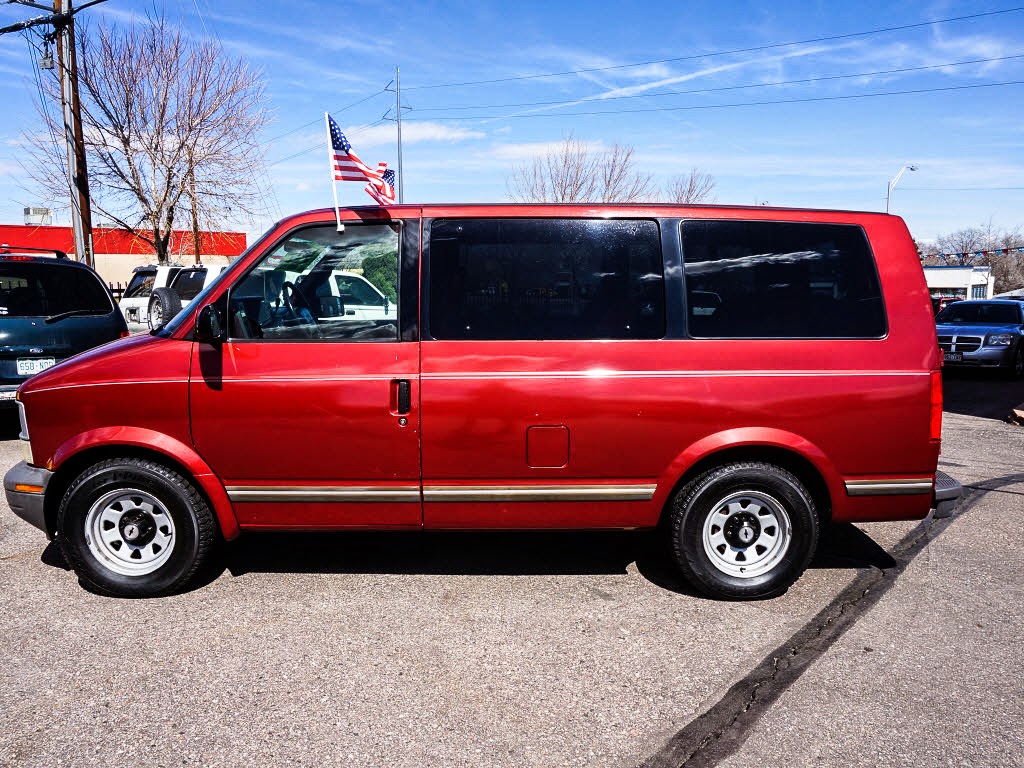 King Credit Auto Sales: 1995 Chevrolet Astro AWD, Denver Used Vans