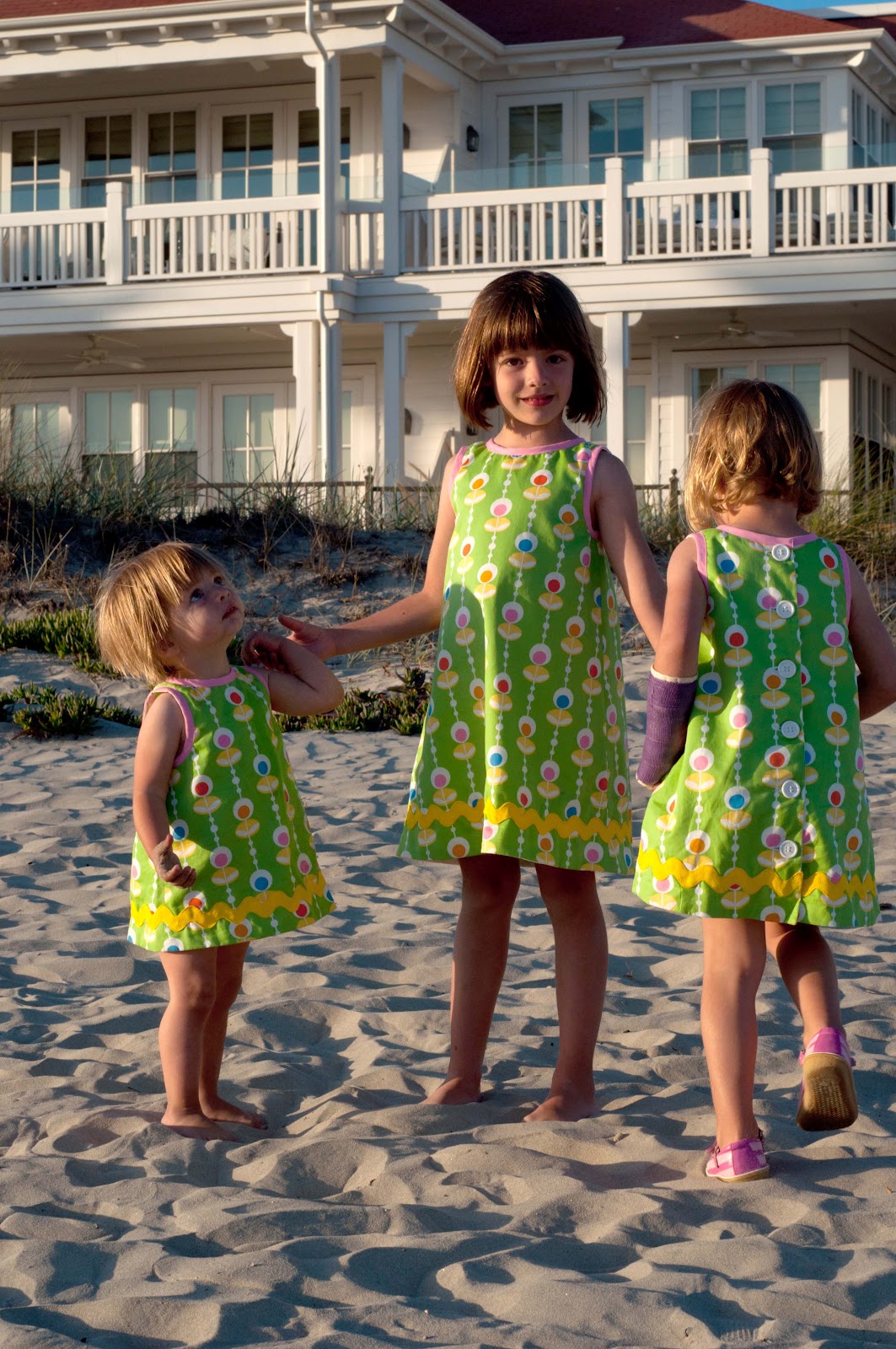 Aesthetic Nest: Sewing: Mod Shift Dresses for Three