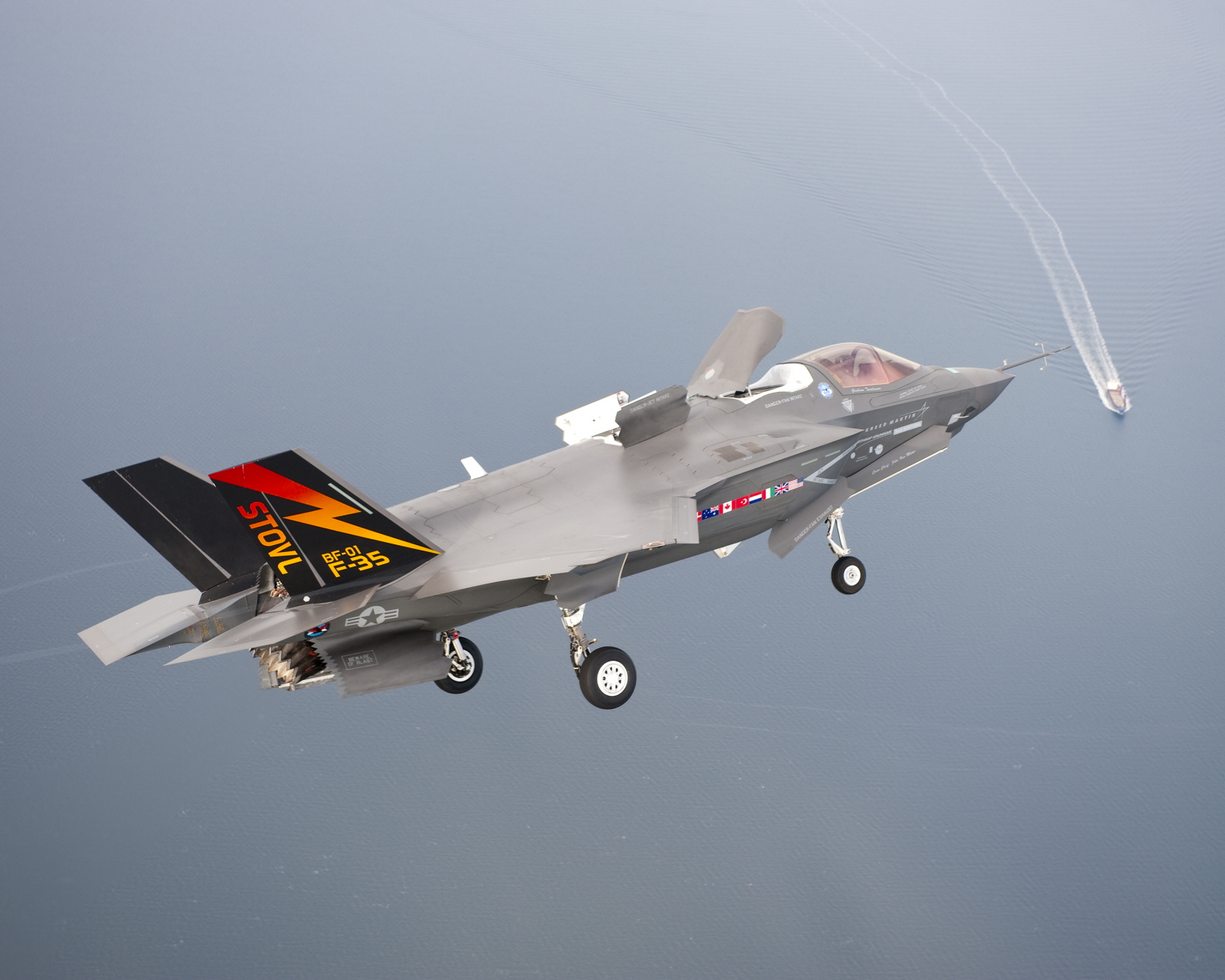 the man cave: F-35 Joint Strike Fighter (JSF) Lightning II
