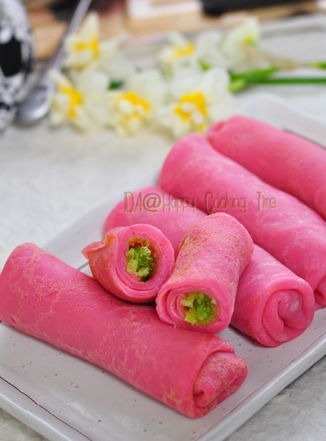Kuih Ketayap / Kuih Gulung...kaler pink la pulak