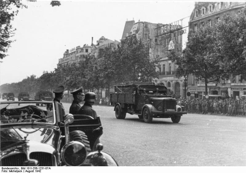NAZI JERMAN: Foto Parade Kemenangan Wehrmacht