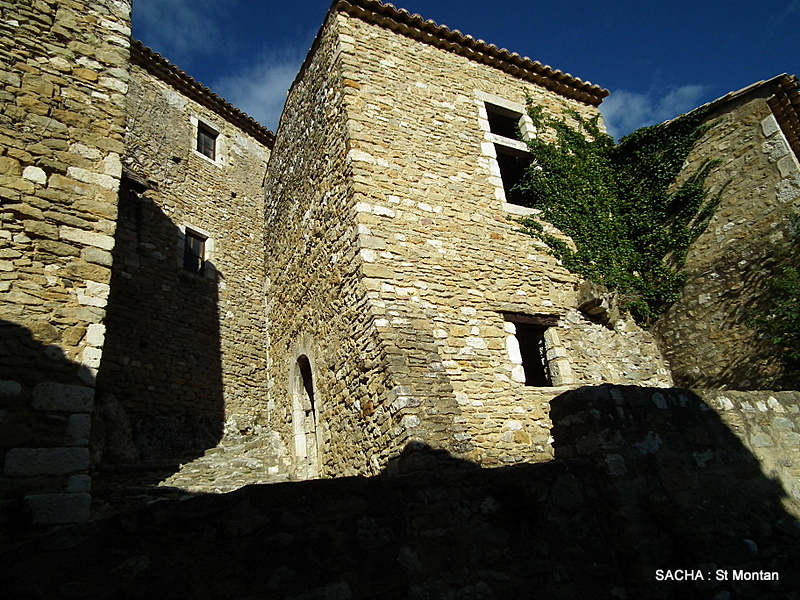Un jour....Une photo !: Village médiéval de St Montan Ardèche